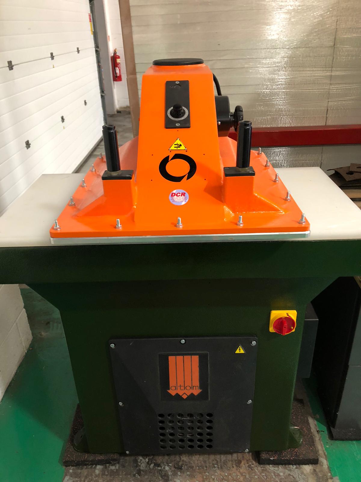 ATOM SE25 DIE CUTTING PRESS